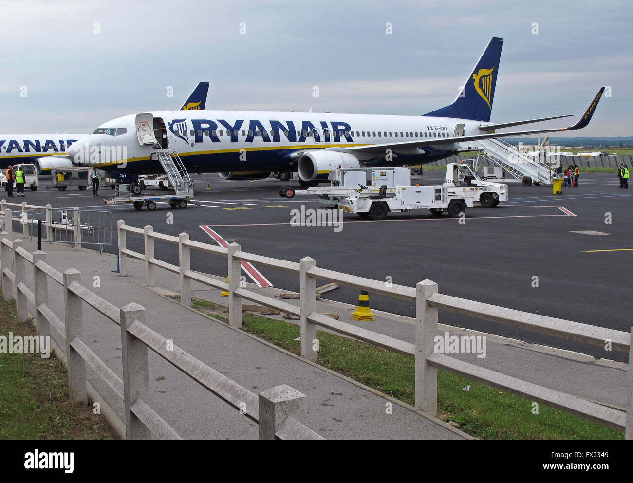 Ryanair Boeing 737 8AS,EI-DWA,Beauvais-Tille,airport,Beauvais,Oise ...