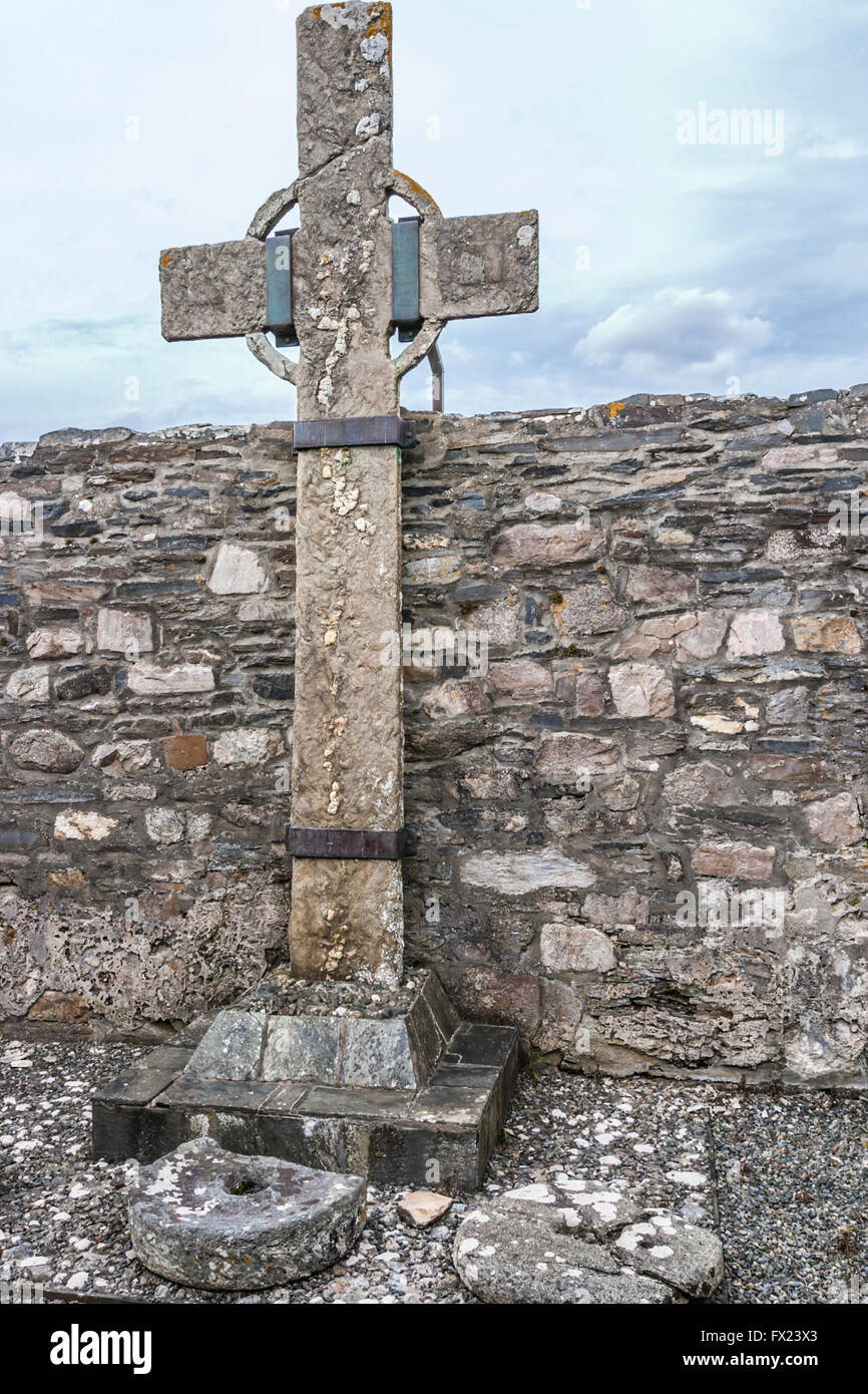 FALCARRAGH, IRELAND - JUNE 14, 2011. Largest stone cross in Ireland ...
