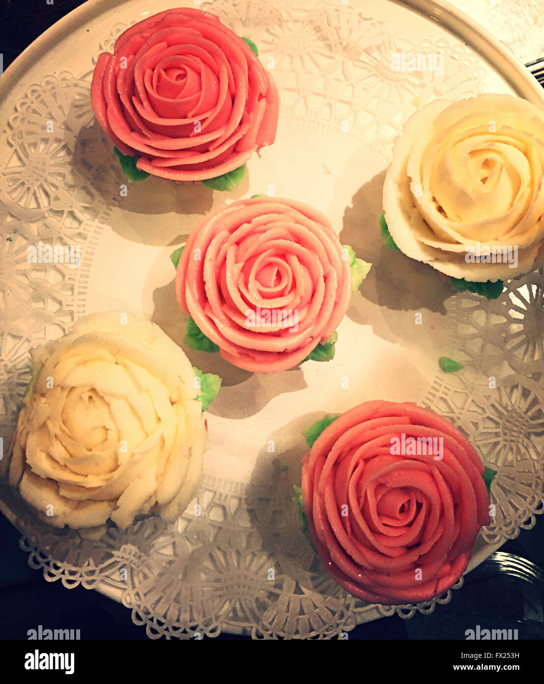 Elegant cupcakes hi-res stock photography and images - Alamy