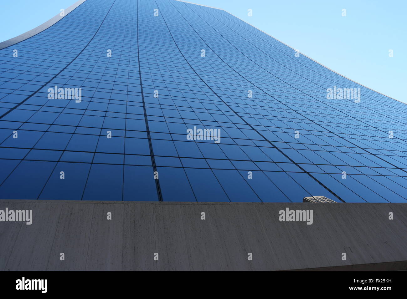 Curved windows hi-res stock photography and images - Alamy