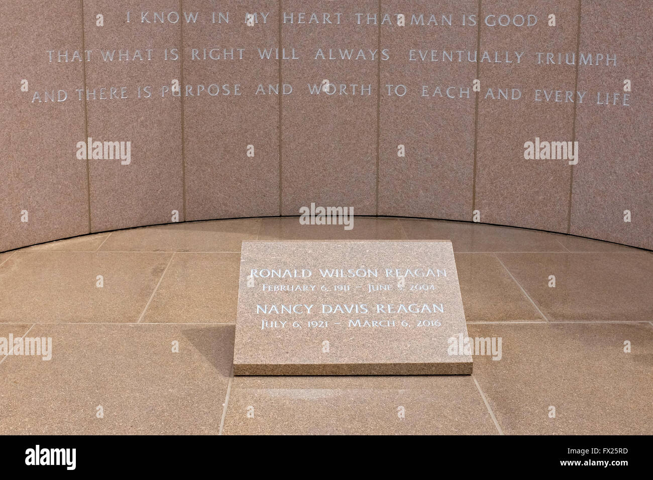 First lady nancy reagan hi-res stock photography and images - Alamy