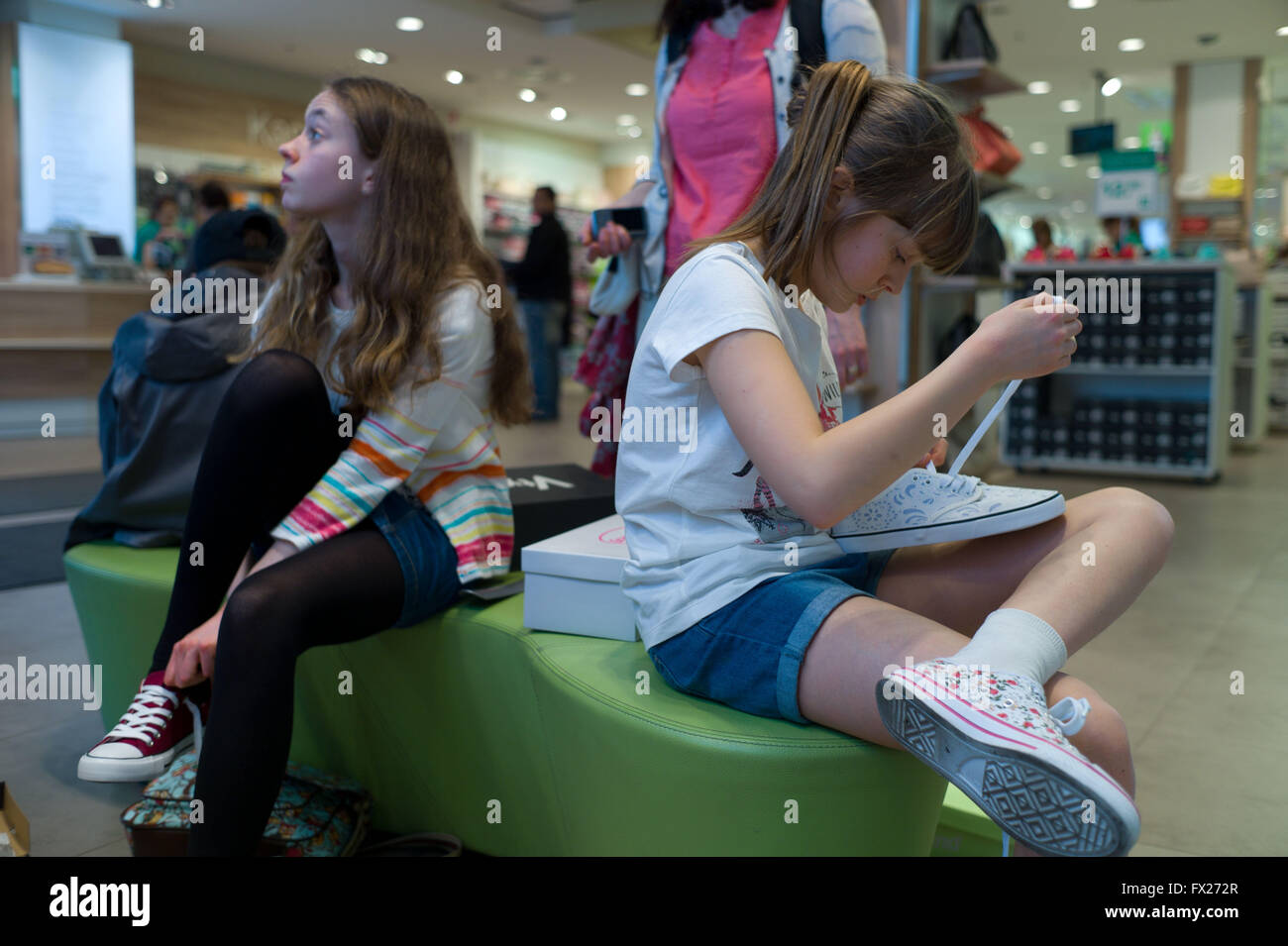 Shoes shop shoe hi-res stock photography and images - Alamy