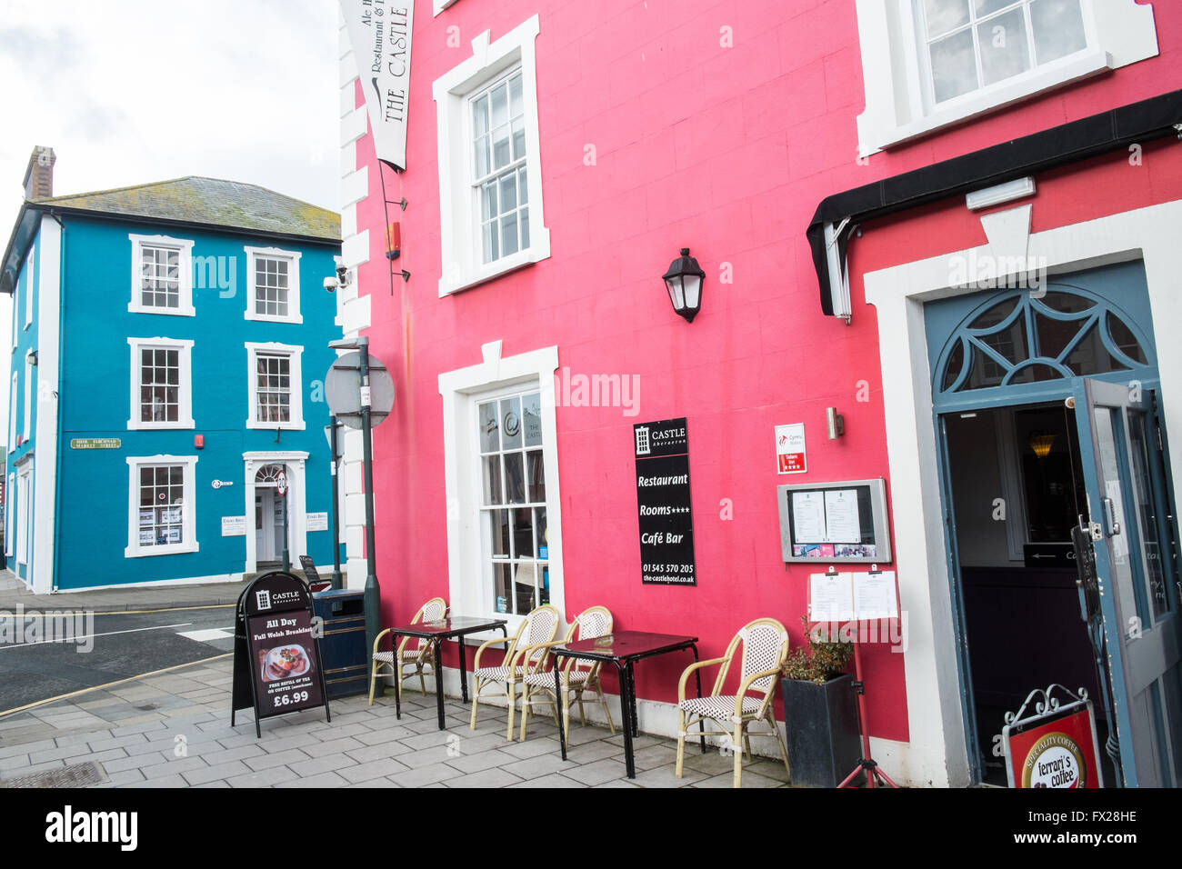 Aberaeron village hotel hi-res stock photography and images - Alamy