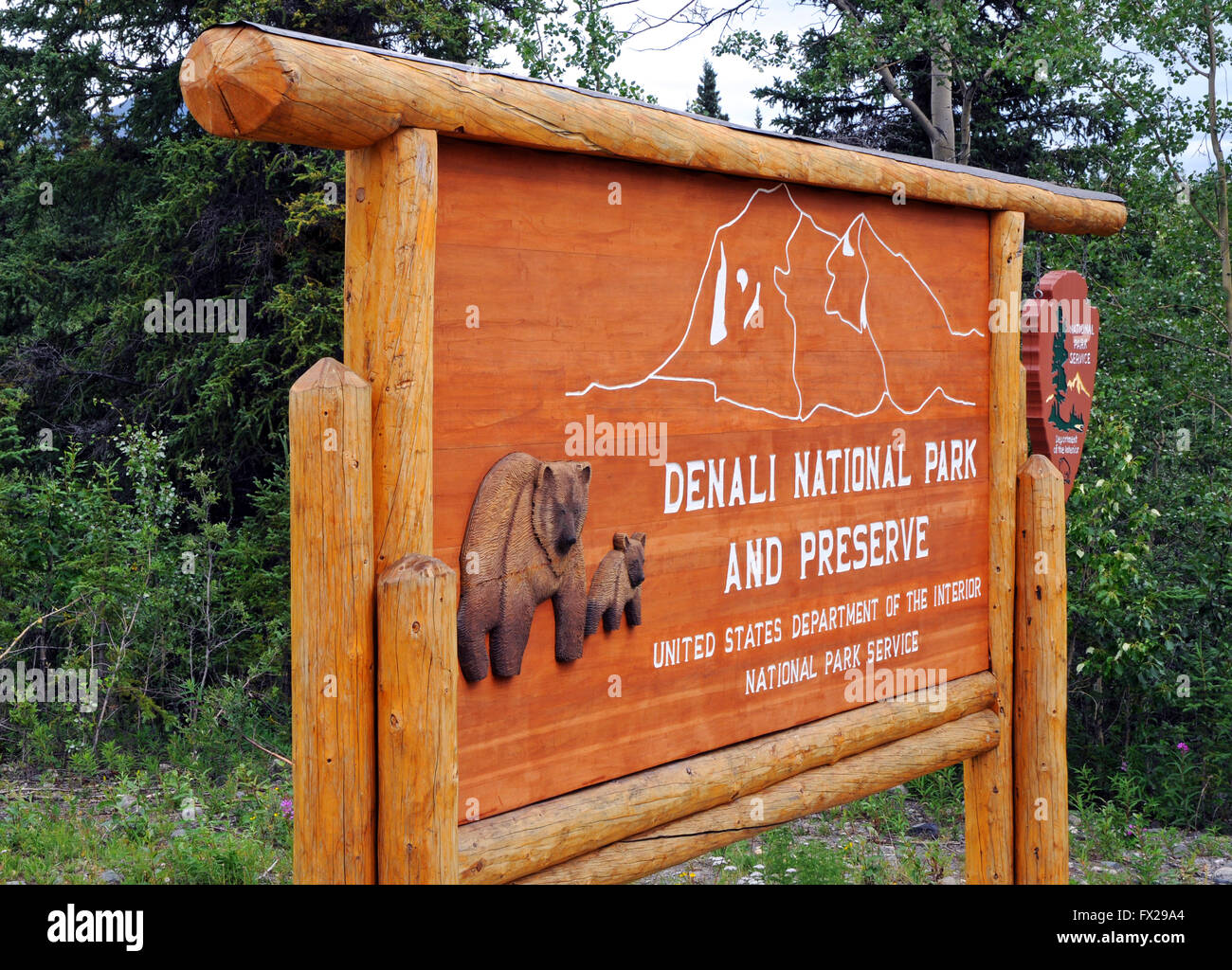 Entrance sign denali national park hi-res stock photography and images ...
