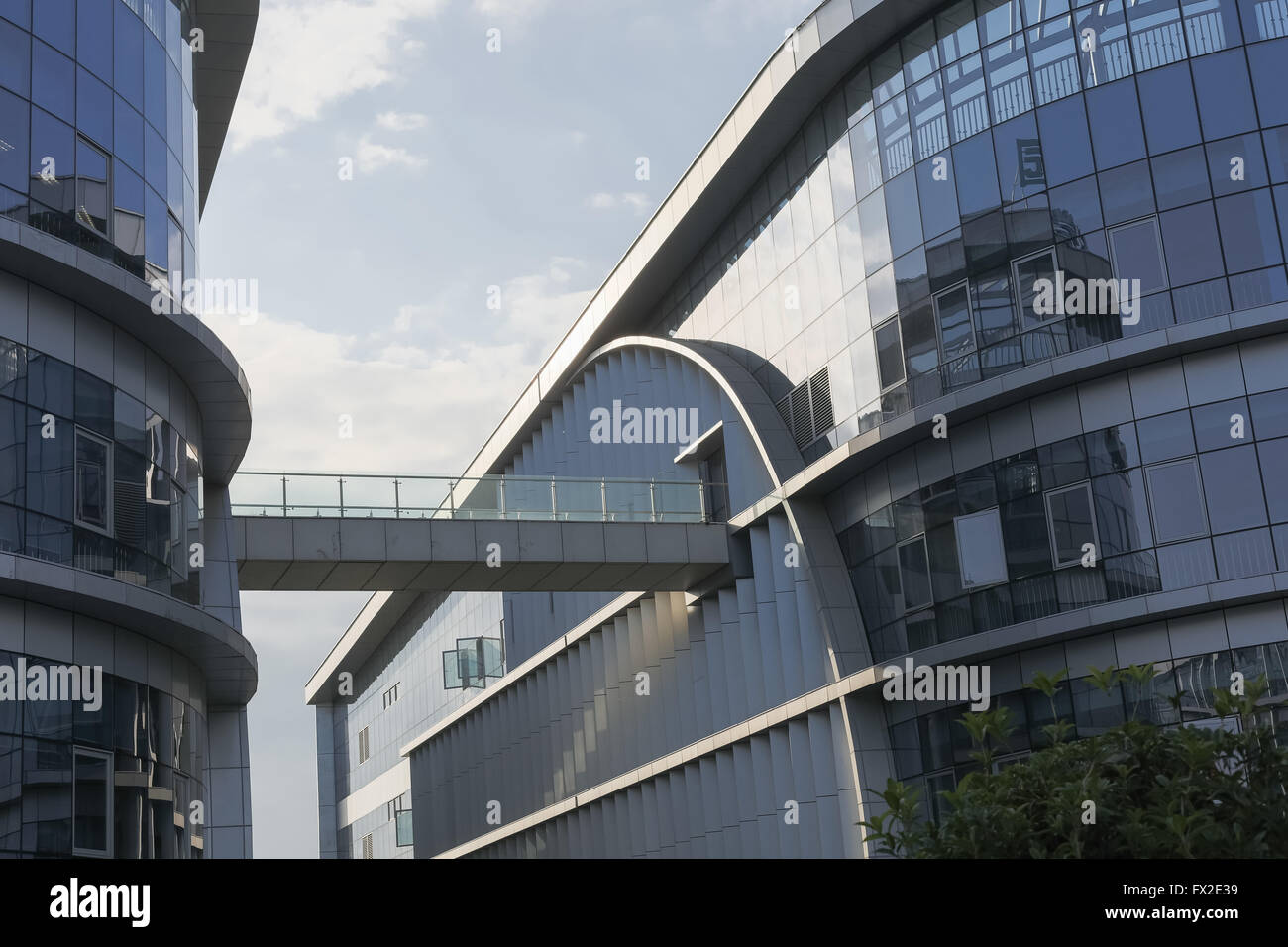 Glass curtain wall building hi-res stock photography and images - Alamy
