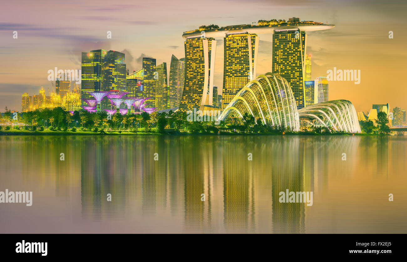 Singapore Skyline and view of skyscrapers on Marina Bay Stock Photo - Alamy