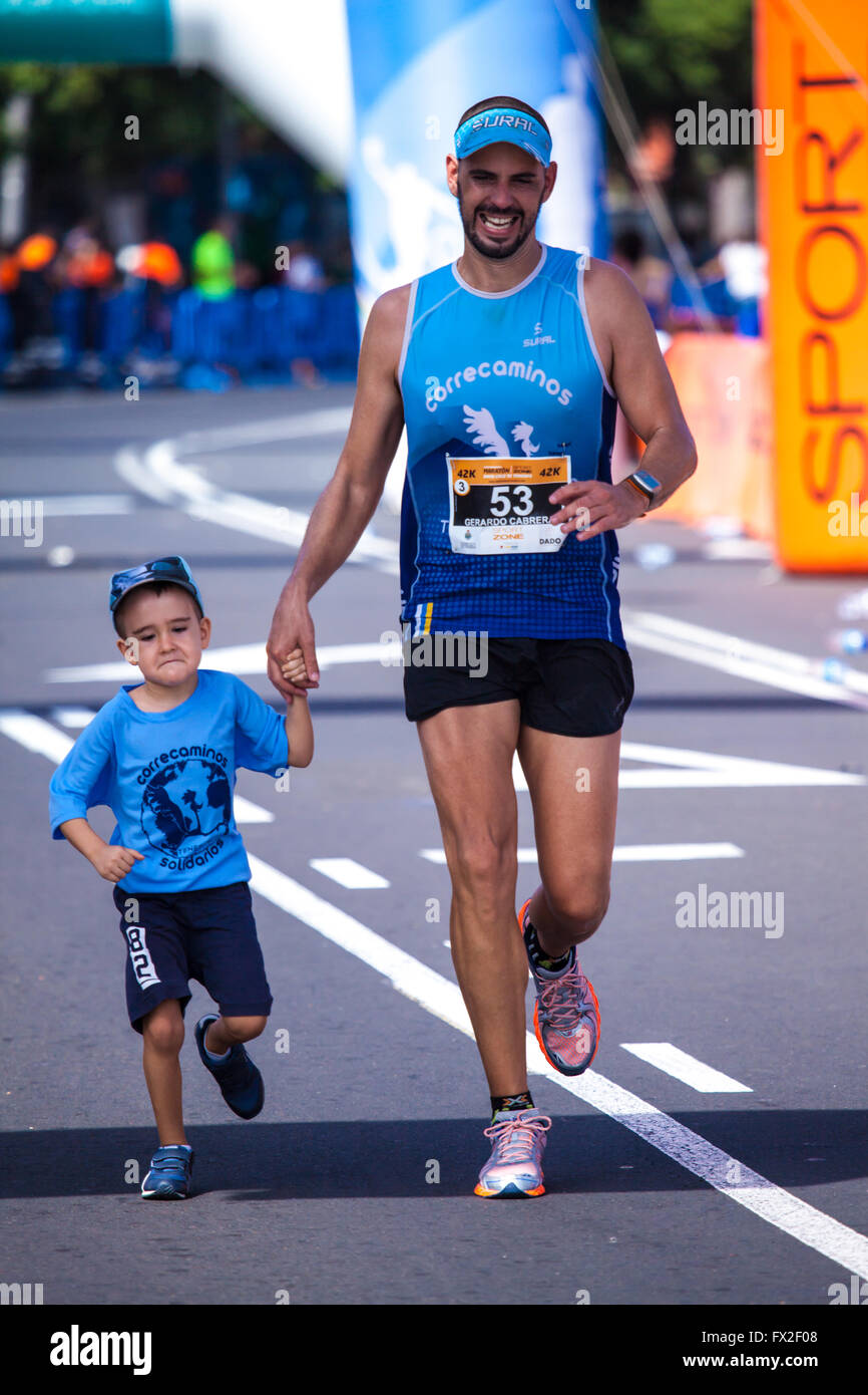 people running in a city marathon Stock Photo - Alamy
