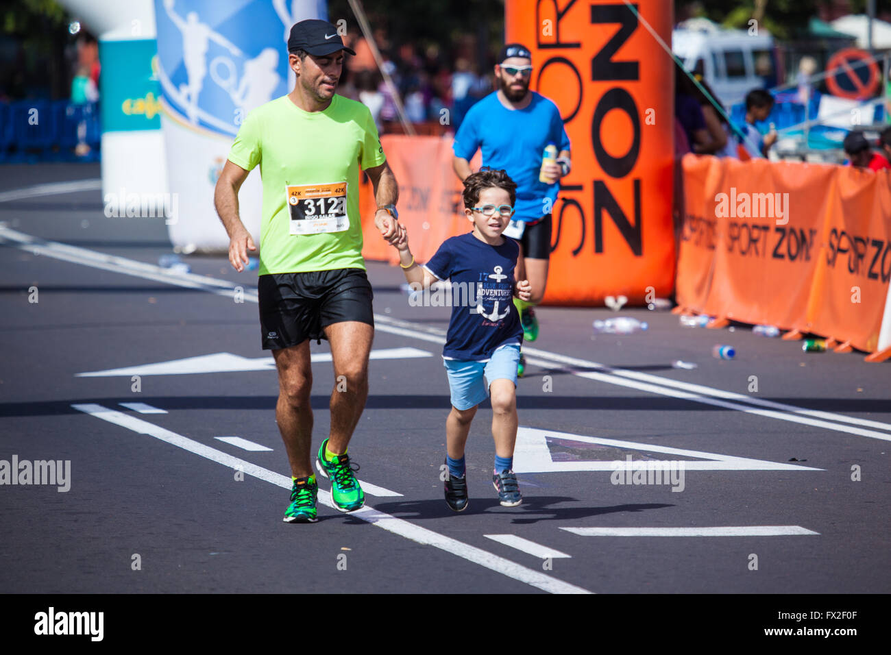 people running in a city marathon Stock Photo - Alamy