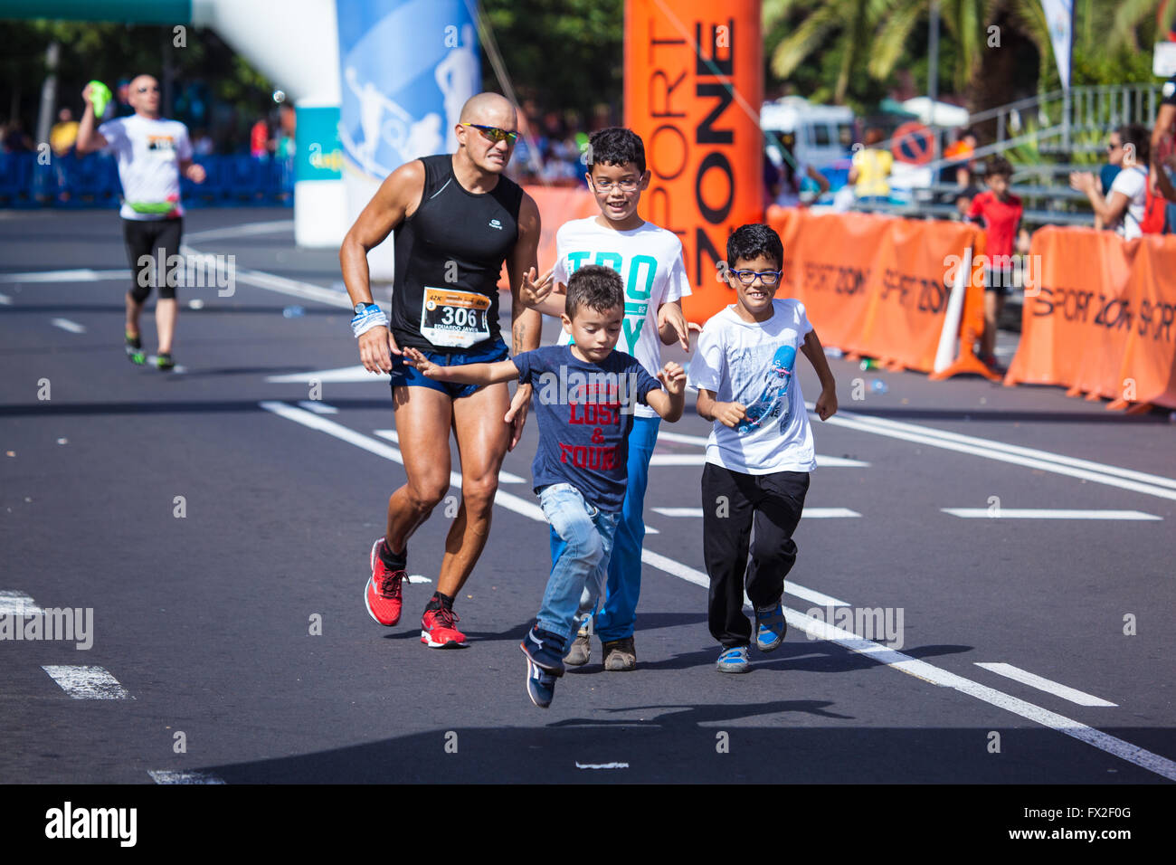 people running in a city marathon Stock Photo - Alamy