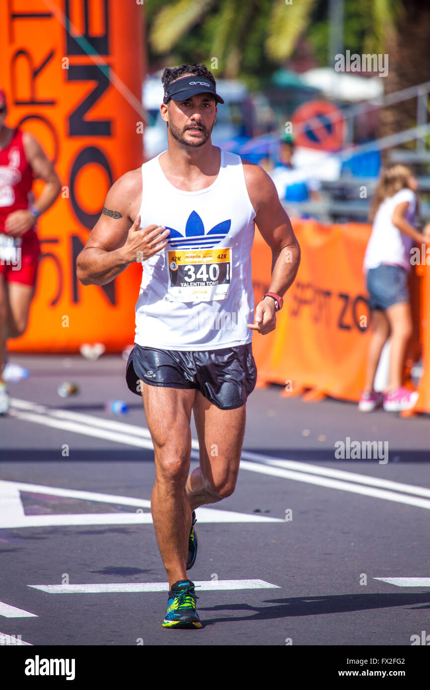 people running in a city marathon Stock Photo - Alamy