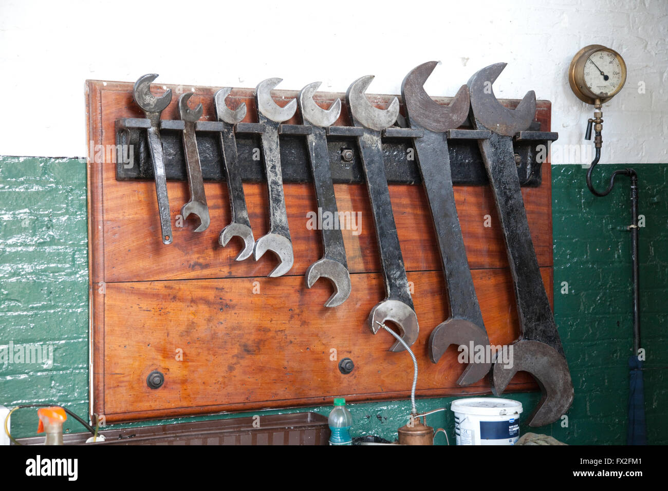 Spanners of all sizes hi-res stock photography and images - Alamy
