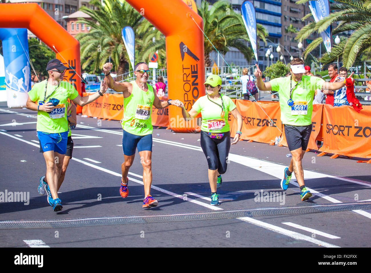 people running in a city marathon Stock Photo - Alamy
