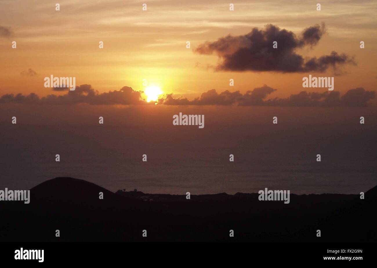 Sunset ascension island hi-res stock photography and images - Alamy