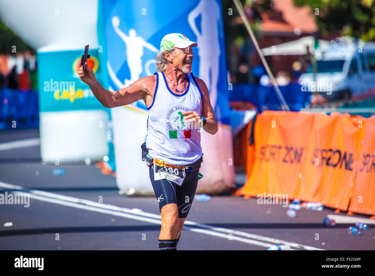 marathon runner with his baby in a city marathon Stock Photo - Alamy