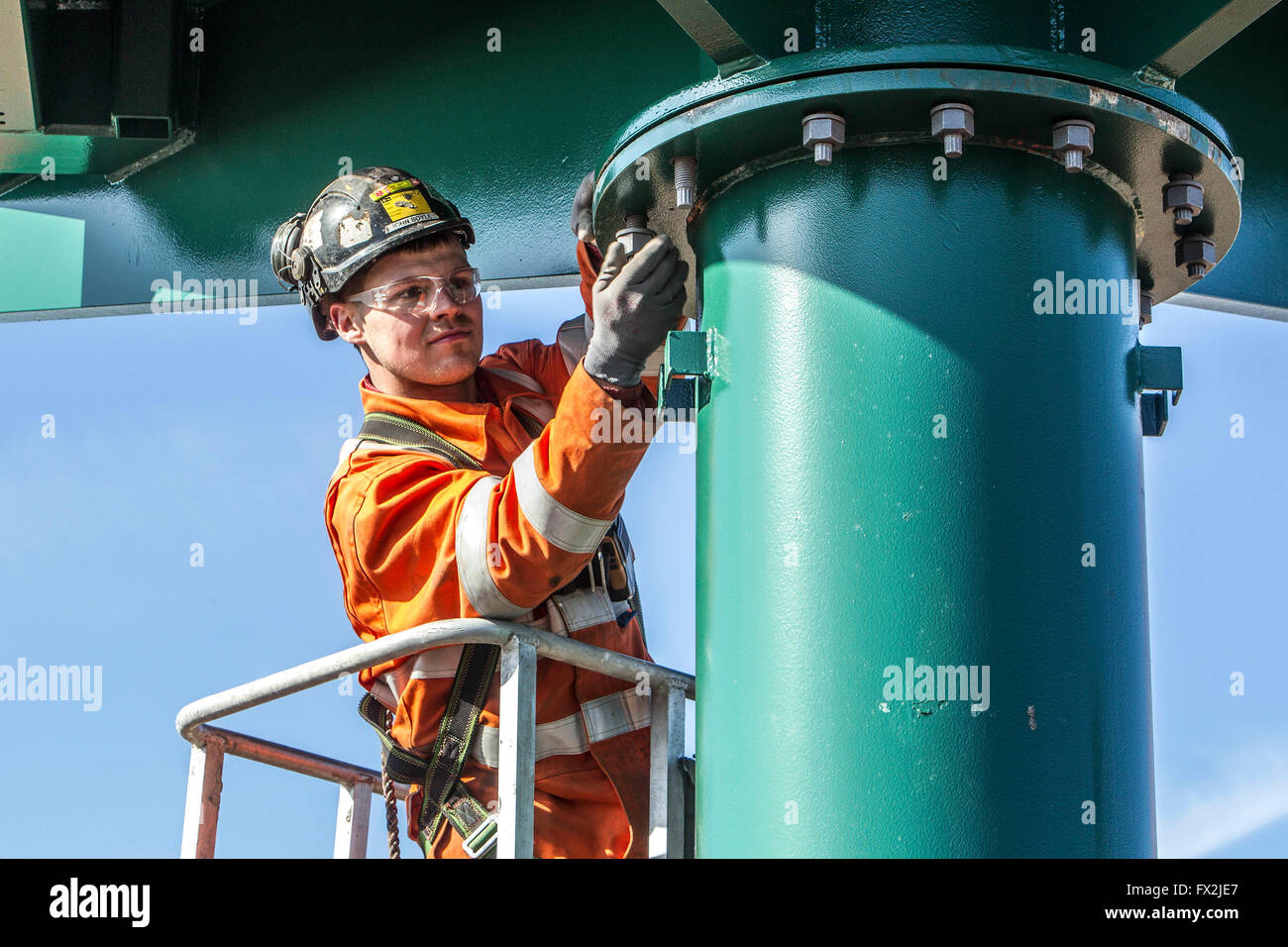Scaffolder safety harness hi-res stock photography and images - Alamy