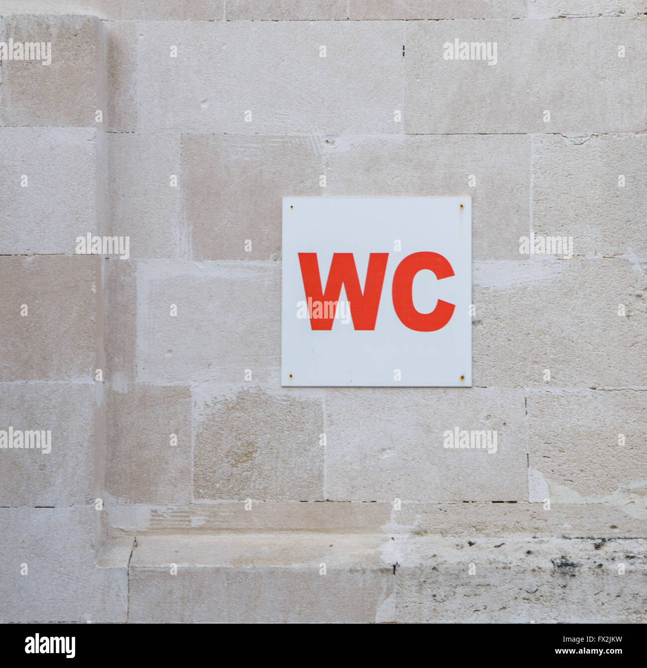 Toilet sign arrow hi-res stock photography and images - Alamy