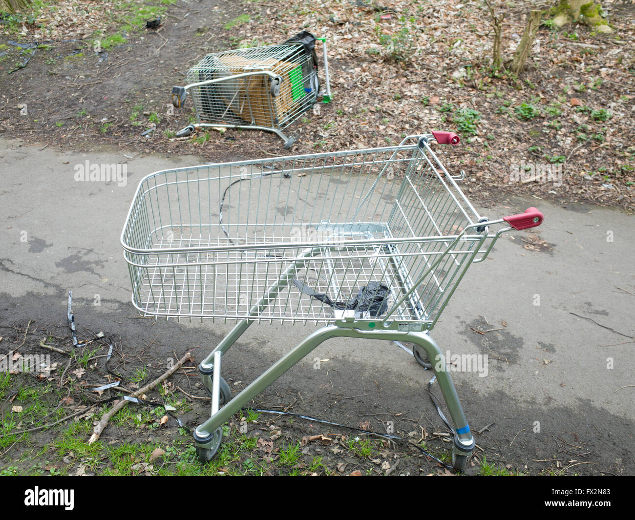 Dumped supermarket trolley hi-res stock photography and images - Alamy