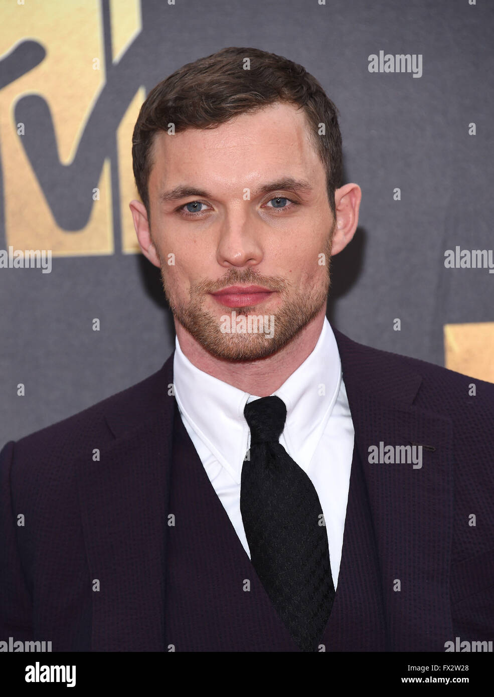 Burbank, California, USA. 9th Apr, 2016. Ed Skrein arrives for the Mtv ...