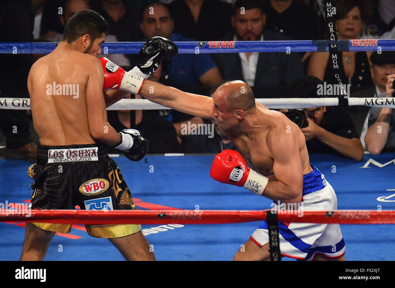 Las Vegas, Nevada, USA. 9th April, 2016. Arthur Abraham (R) (Berlin ...