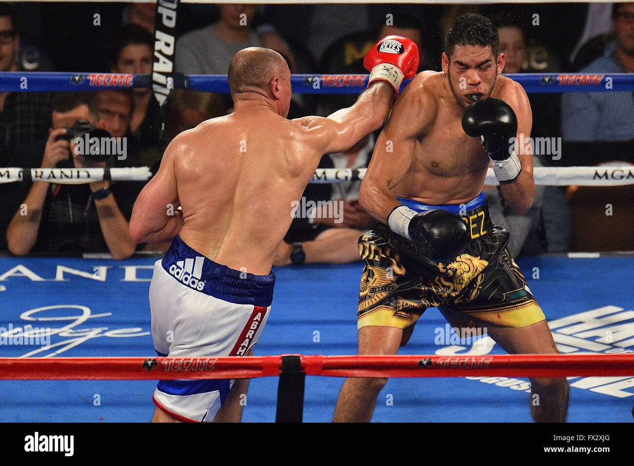 Las Vegas, Nevada, USA. 9th April, 2016. Arthur Abraham (L) (Berlin ...