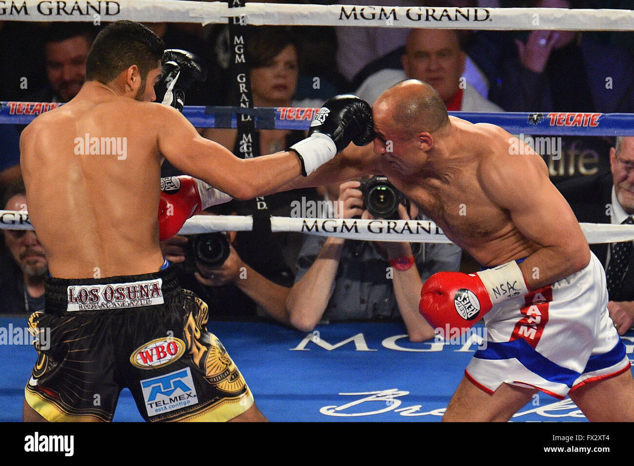Las Vegas, Nevada, USA. 9th April, 2016. Arthur Abraham (R) (Berlin ...