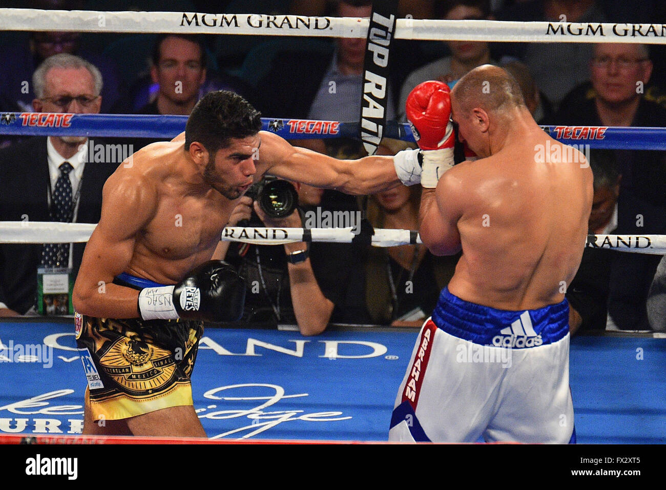 Las Vegas, Nevada, USA. 9th April, 2016. Gilberto Ramirez (L) (Mazatlan ...