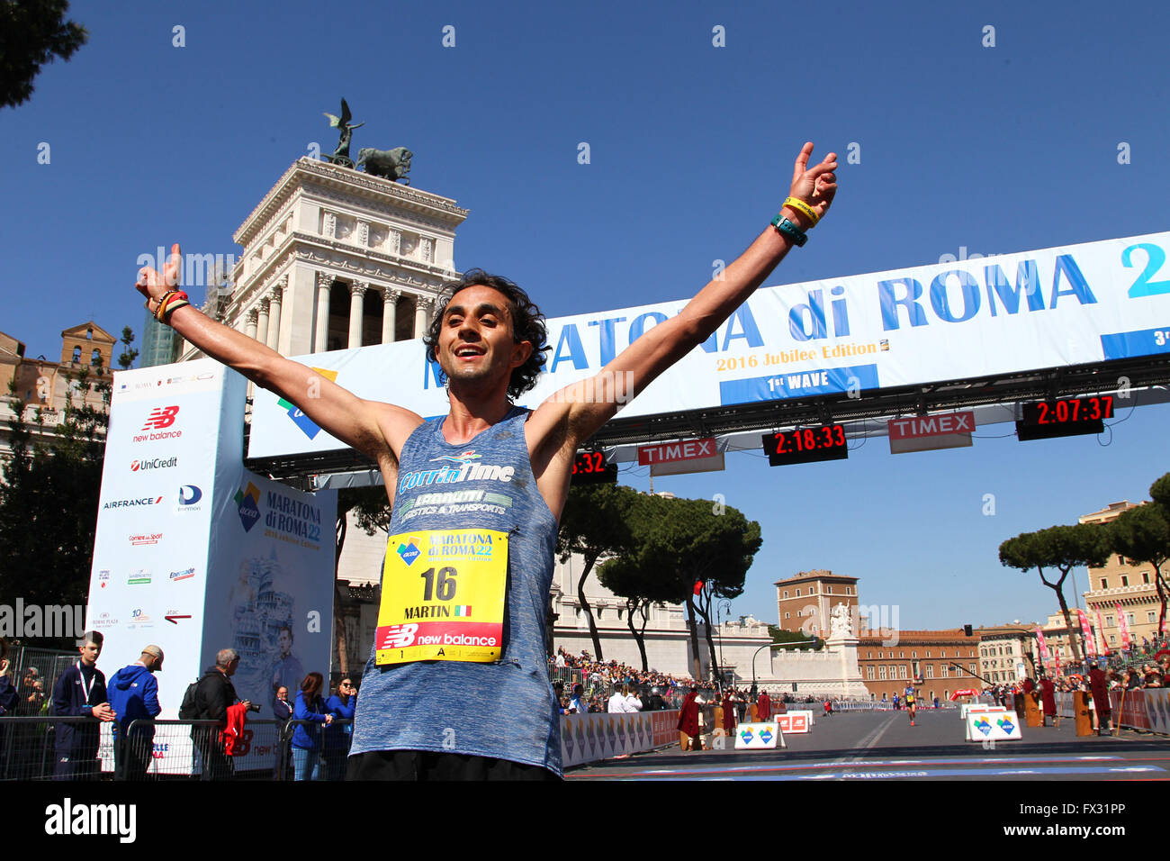 Rome marathon runner hi-res stock photography and images - Alamy