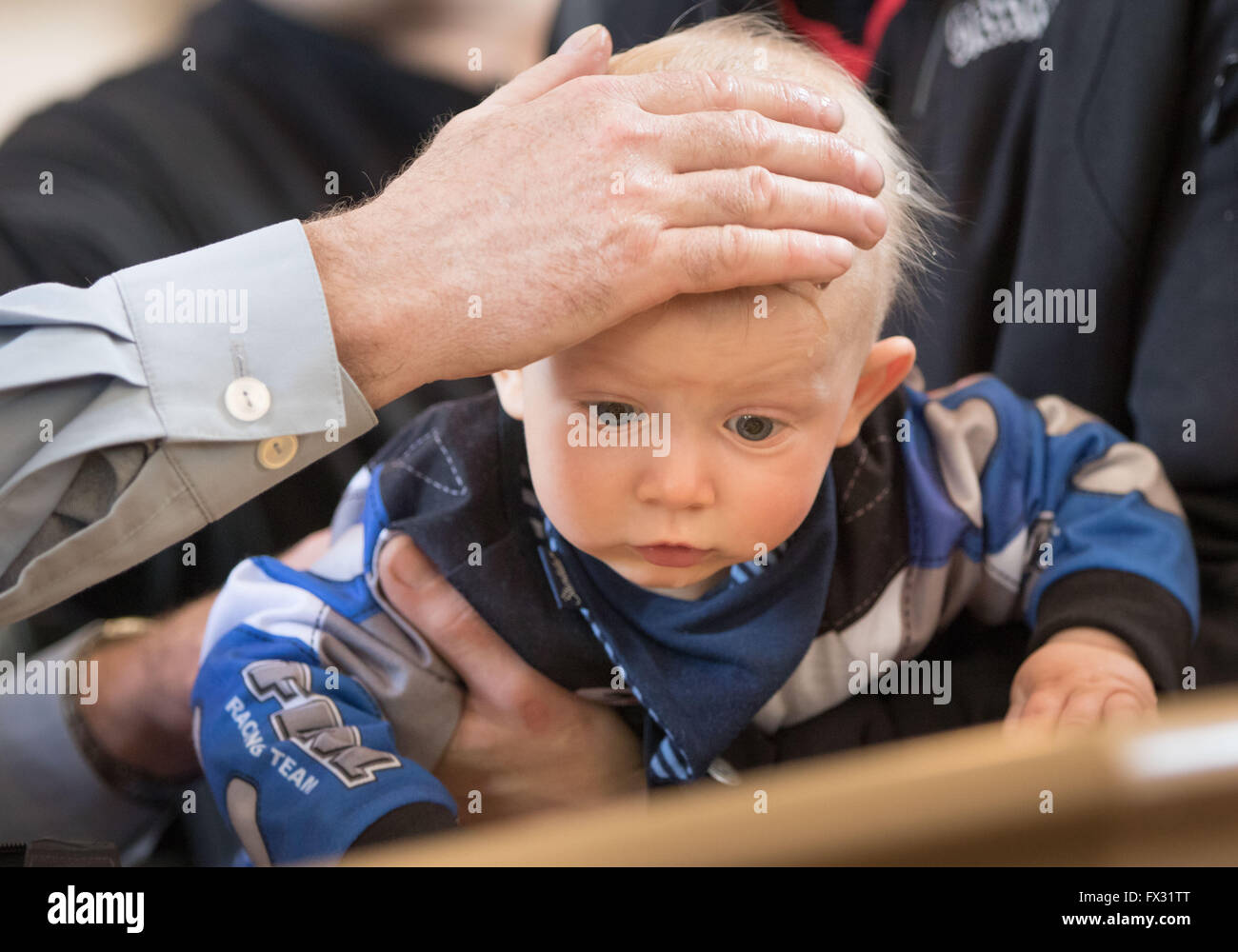 Niedergruendau, Germany. 10th Apr, 2016. Pastor Thorsten Heinrich ...