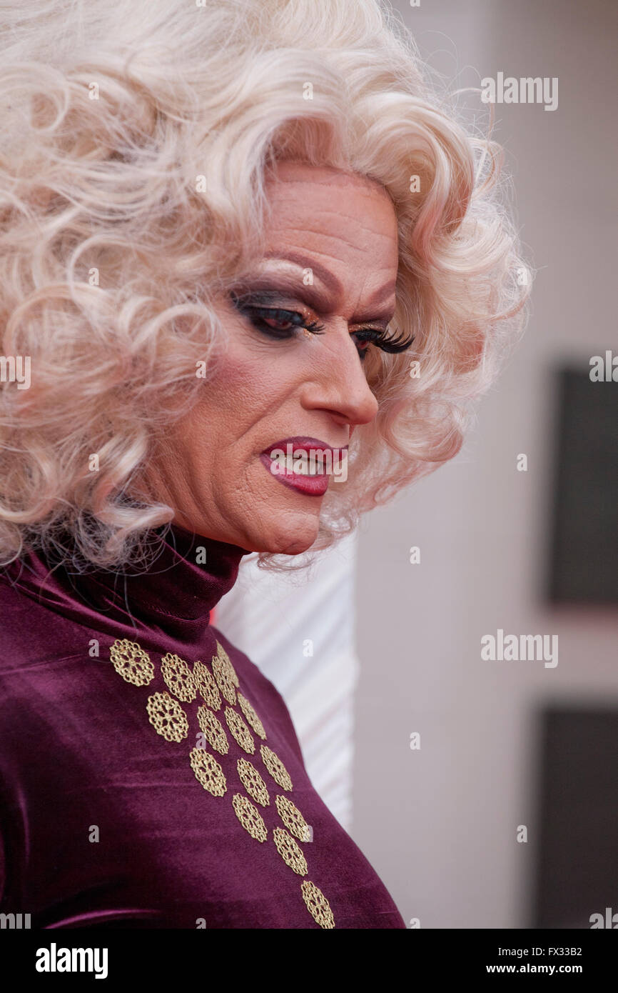 Irish drag queen hi-res stock photography and images - Alamy