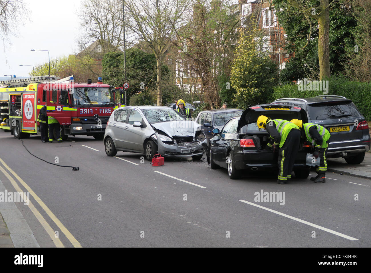 Head on collision hi-res stock photography and images - Alamy