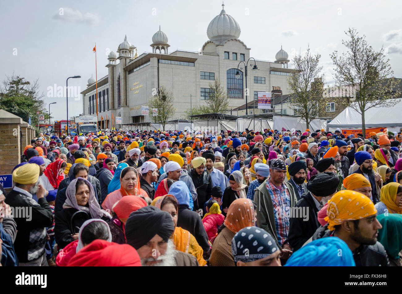 Sikh gurdwara london hi-res stock photography and images - Alamy