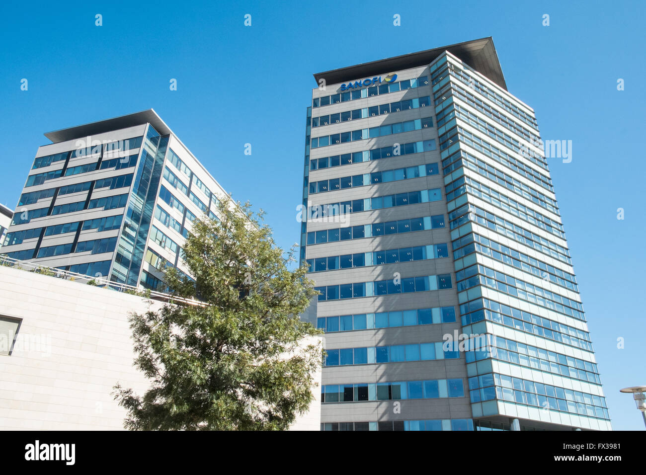 Sanofi building hi-res stock photography and images - Alamy