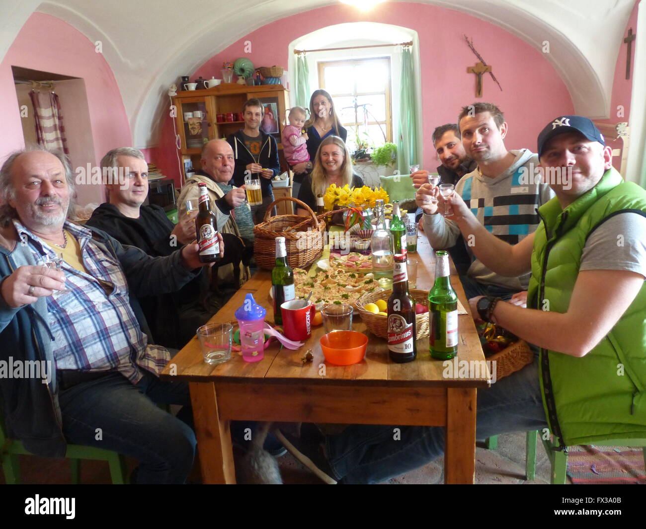 Family reunion hi-res stock photography and images - Alamy