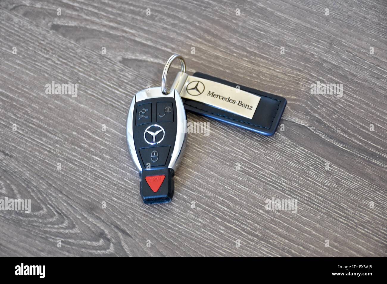 Car key logo hi-res stock photography and images - Alamy