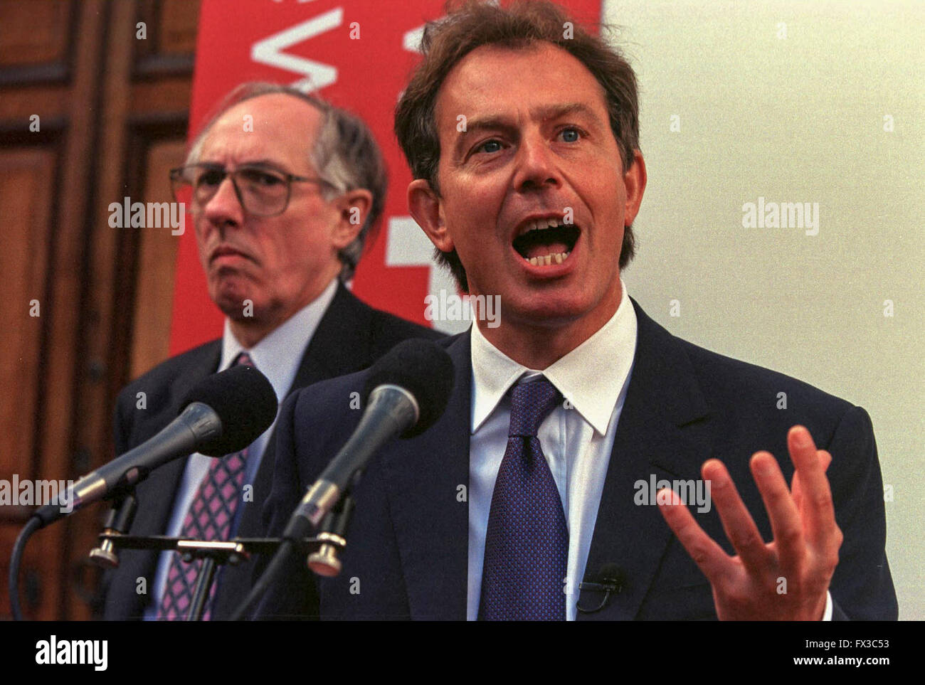 Tony blair 1997 hi-res stock photography and images - Alamy