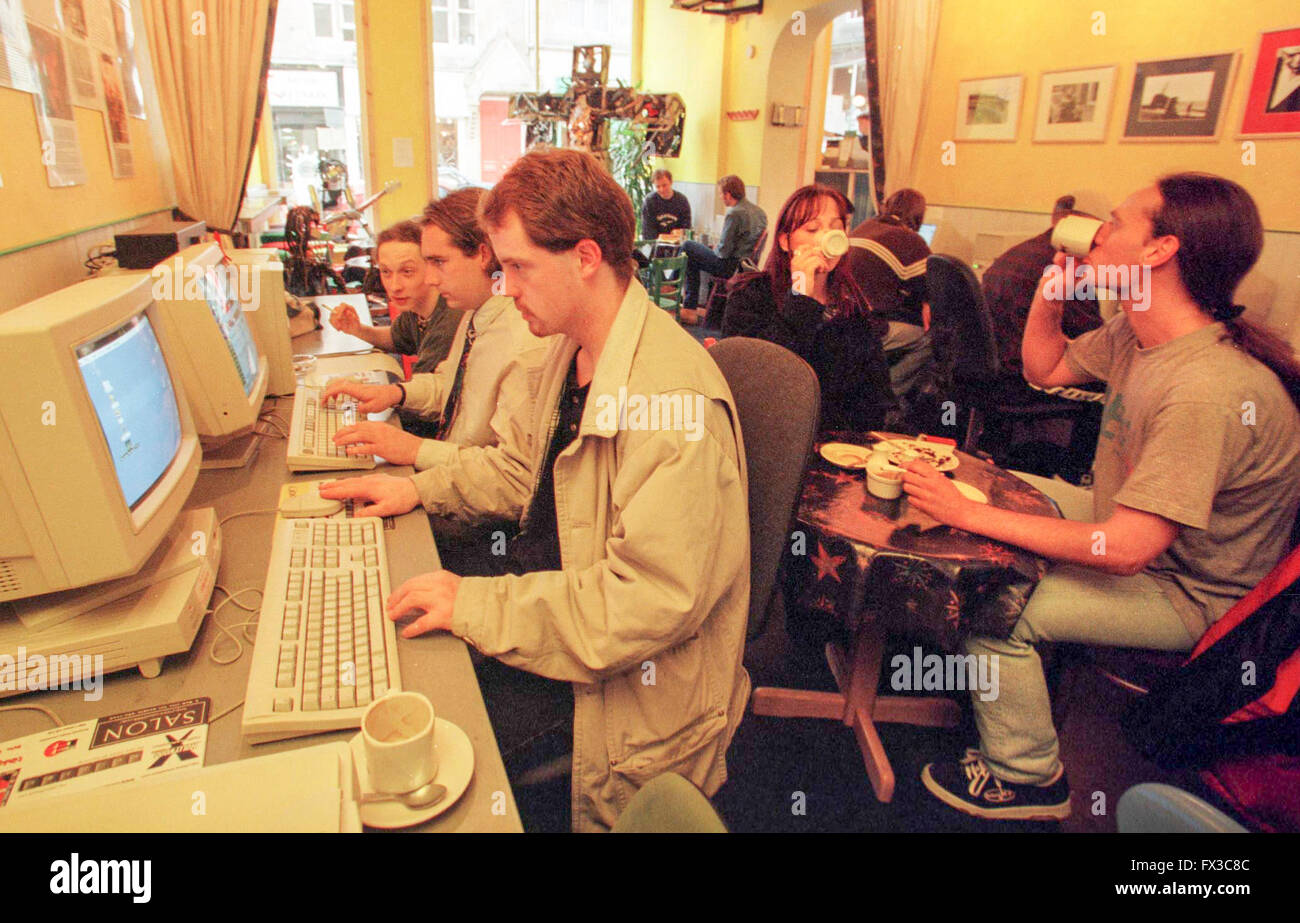 One of the first Internet Cafes in Edinburgh. The Electric Frog in ...