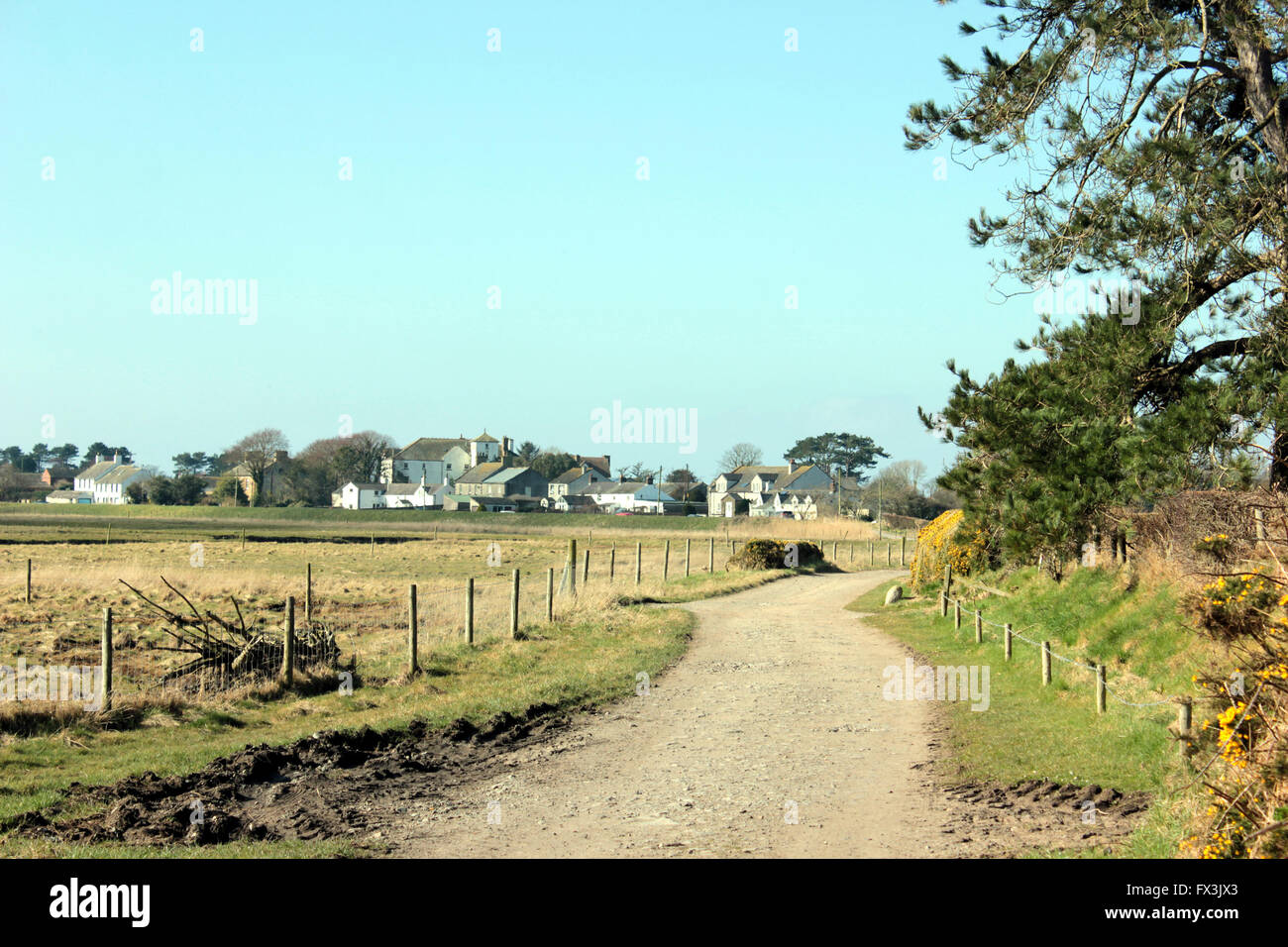 A footpath from Skinburness to Grune point in West Cumbria. A dry day ...