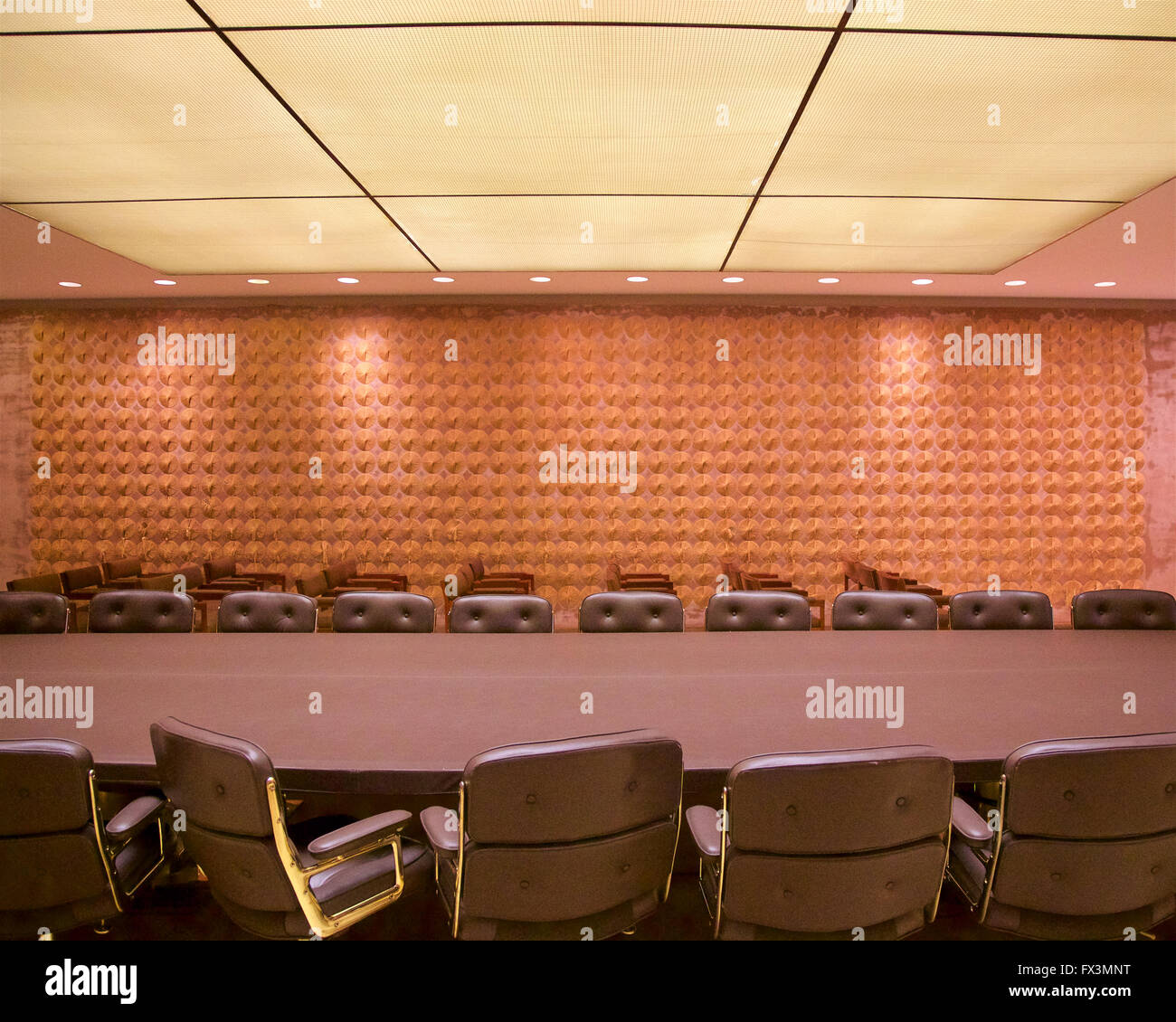 Stylish empty conference room ready for a meeting Stock Photo - Alamy