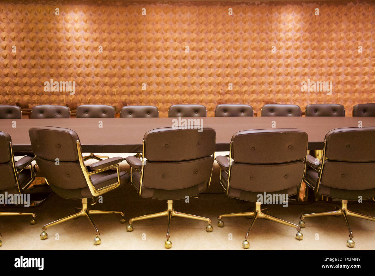 Stylish empty conference room ready for a meeting Stock Photo - Alamy