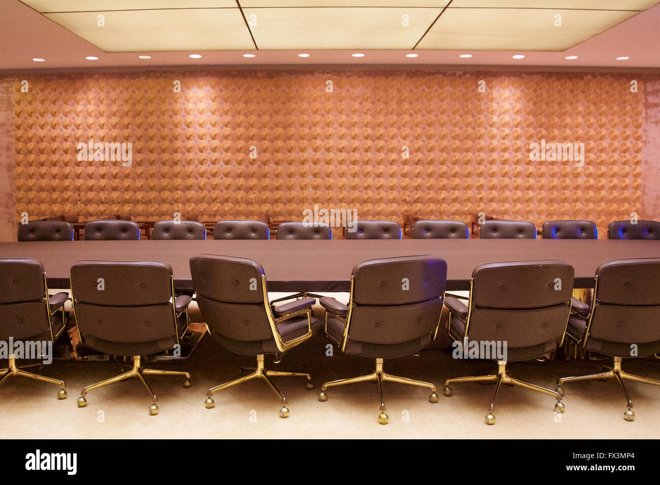 1970s office meeting hi-res stock photography and images - Alamy