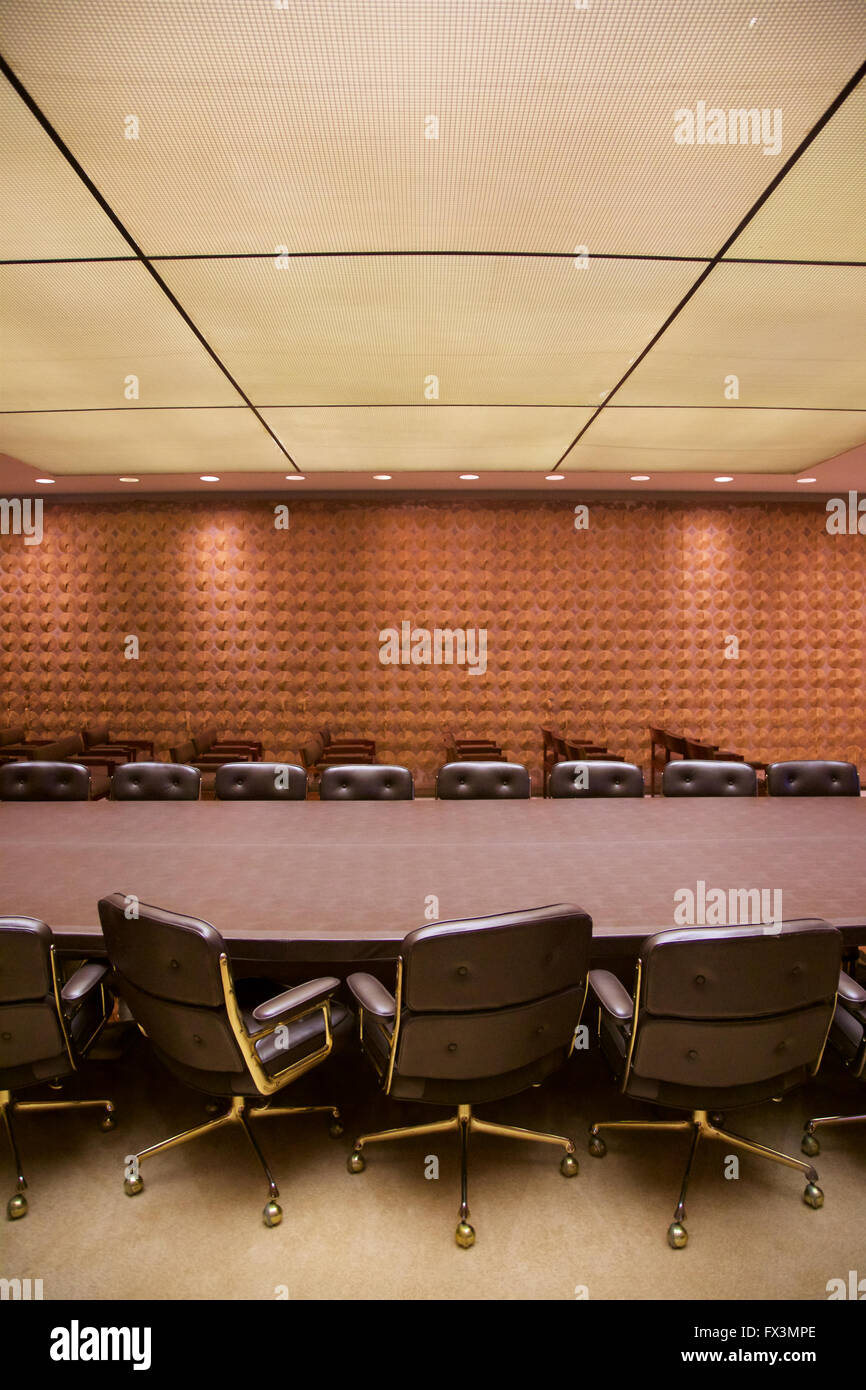 Stylish empty conference room ready for a meeting Stock Photo - Alamy