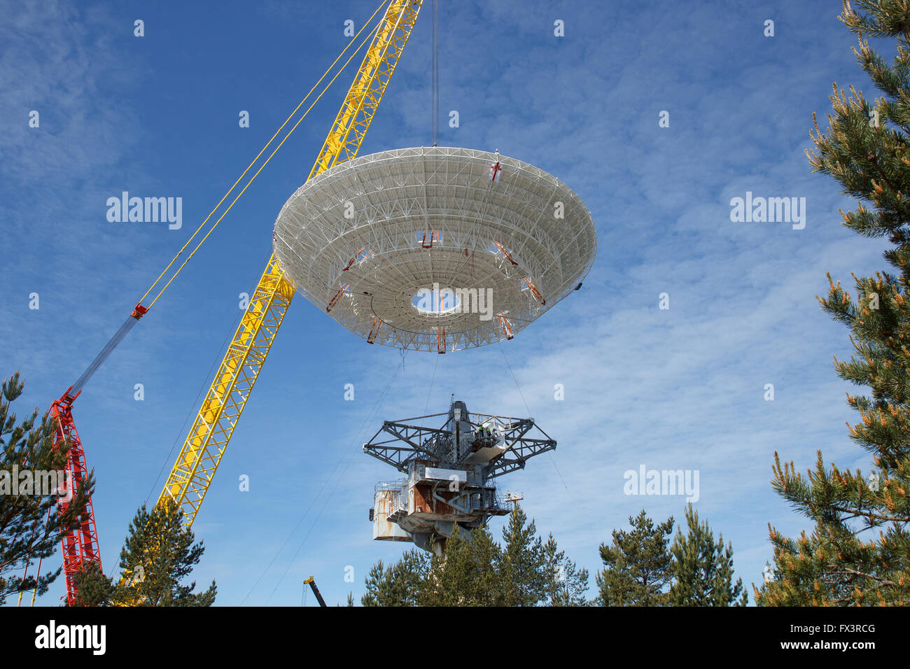 Parabola building hi-res stock photography and images - Alamy