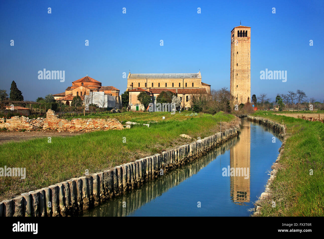 The Chiesa di Santa Maria Assunta (right), and the Chiesa di Santa ...