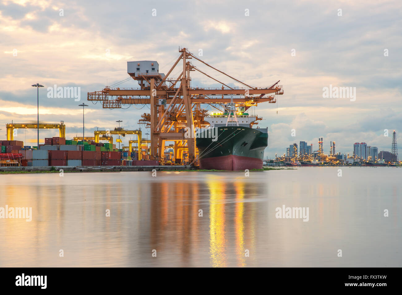 Bangkok cargo ship hi-res stock photography and images - Alamy