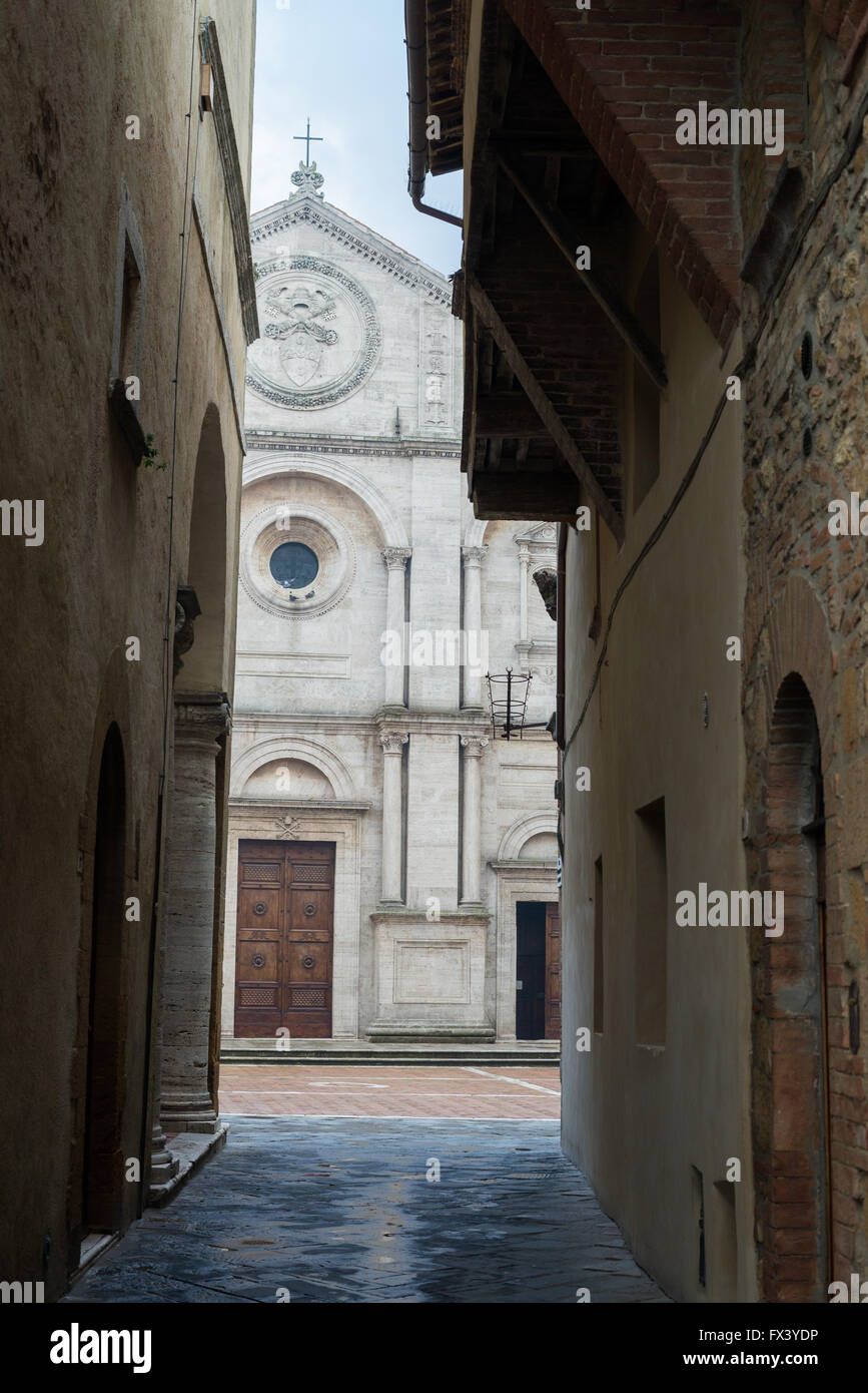 the Cathedral of Santa Maria Assunta in the main square of Pienza ...