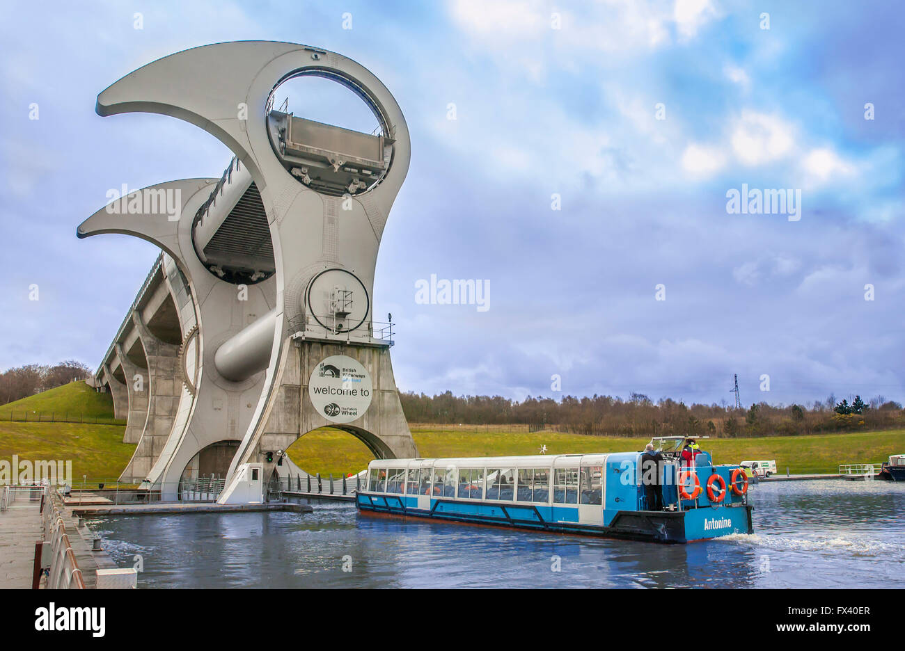The Falkirk wheel on the Forth & Clyde and Union Canal. Scotland ...