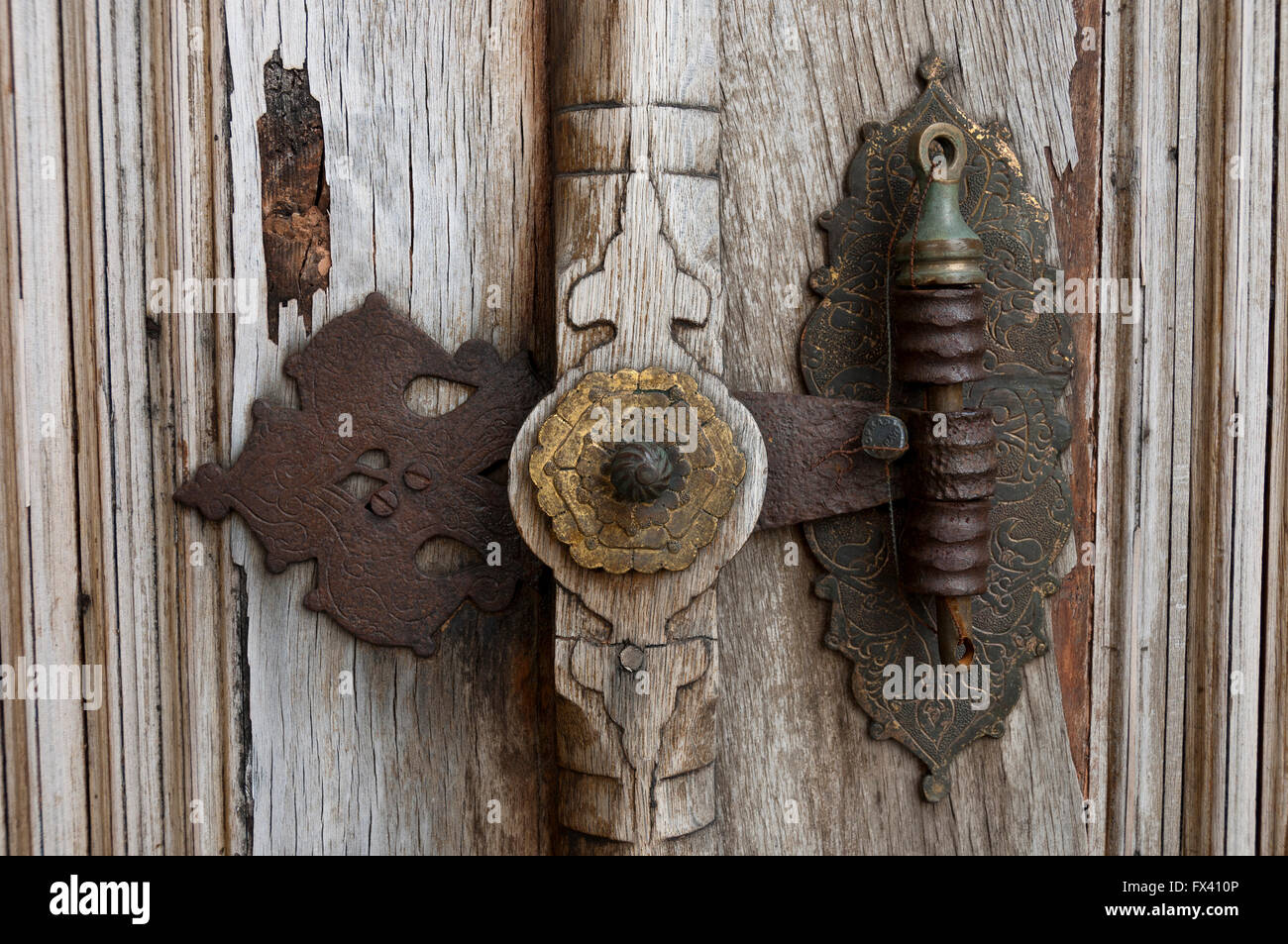 Antique door hinge hi-res stock photography and images - Alamy
