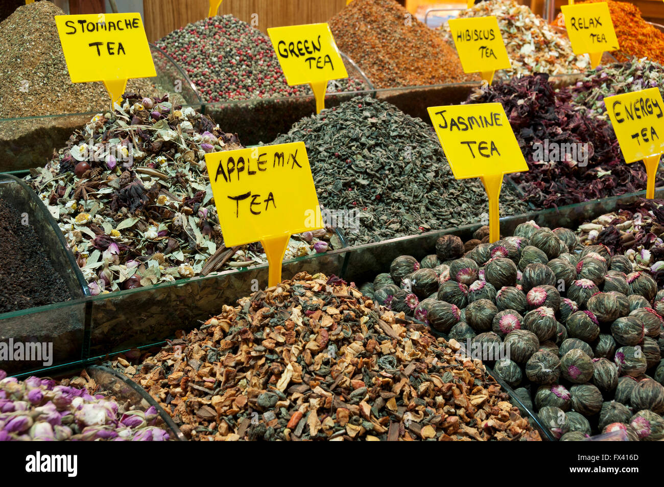 Baskets of leaf teas for sale hi-res stock photography and images - Alamy