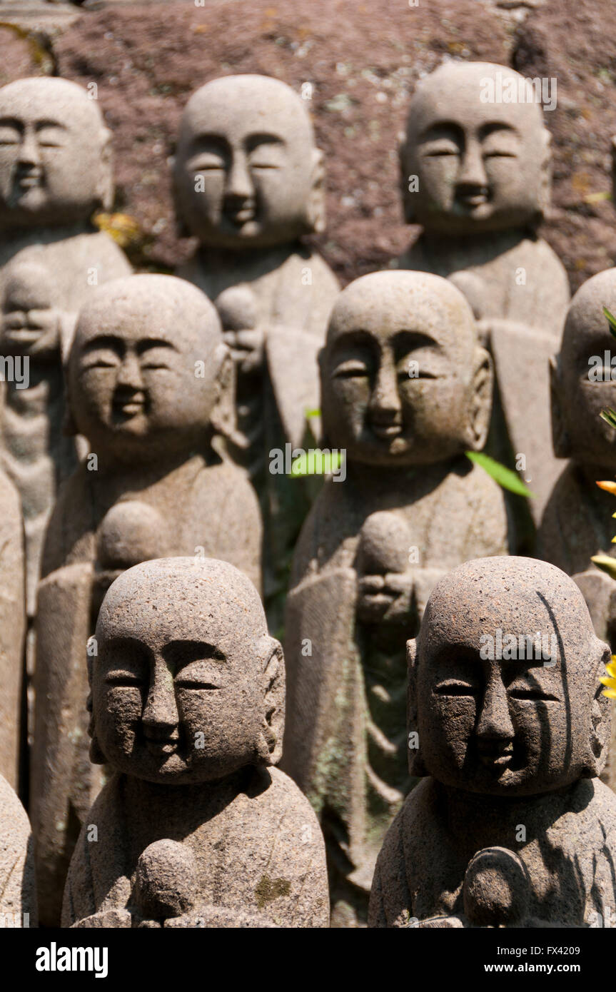 Japanese guardian statue hi-res stock photography and images - Alamy