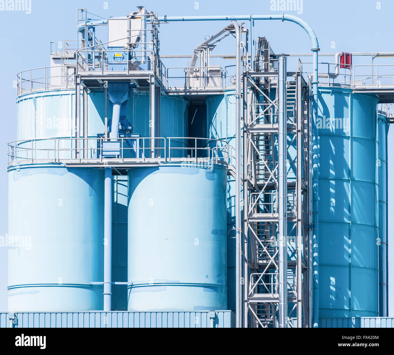 Detail of chemical plant, silos and pipes Stock Photo - Alamy